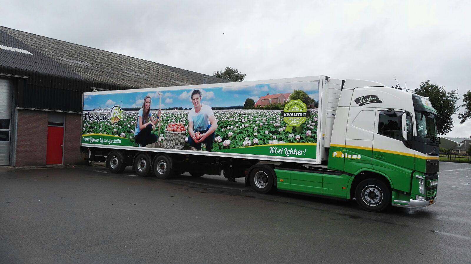 Wezenberg Trailers levert nieuwe koeloplegger aan Postuma AGF