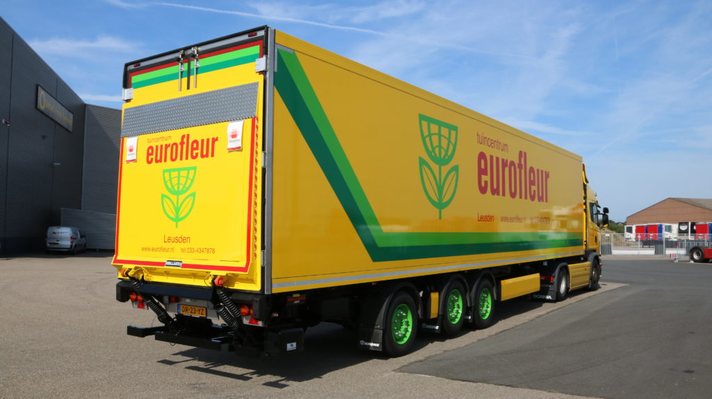 Wezenberg Trailers levert gestuurde polyester Krone koeloplegger aan ...